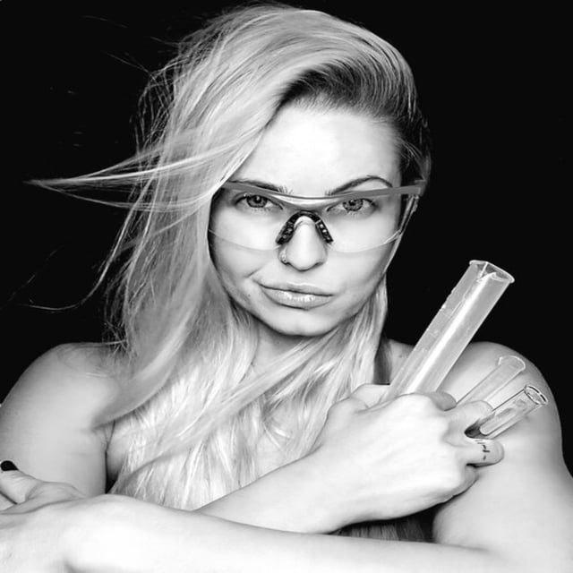 466. Leah Elson - The Struggle is Real. Why Science Has a Communication ...